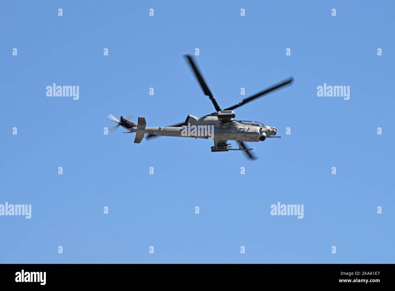 USMC AH-1Z Viper in flight Stock Photo - Alamy