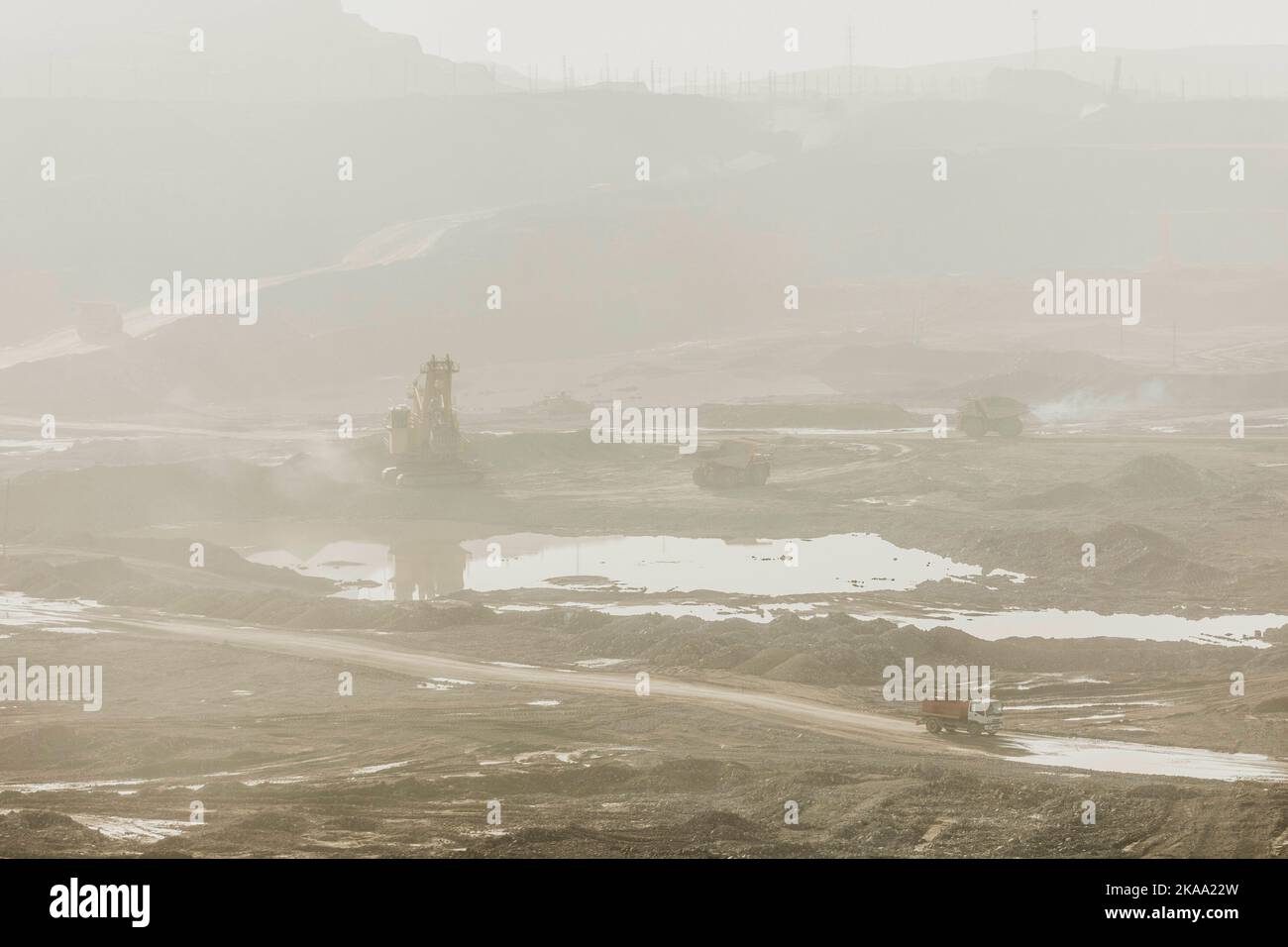 Almalyk, Usbekistan. 01st Nov, 2022. An excavator taken at the Almalyk ...