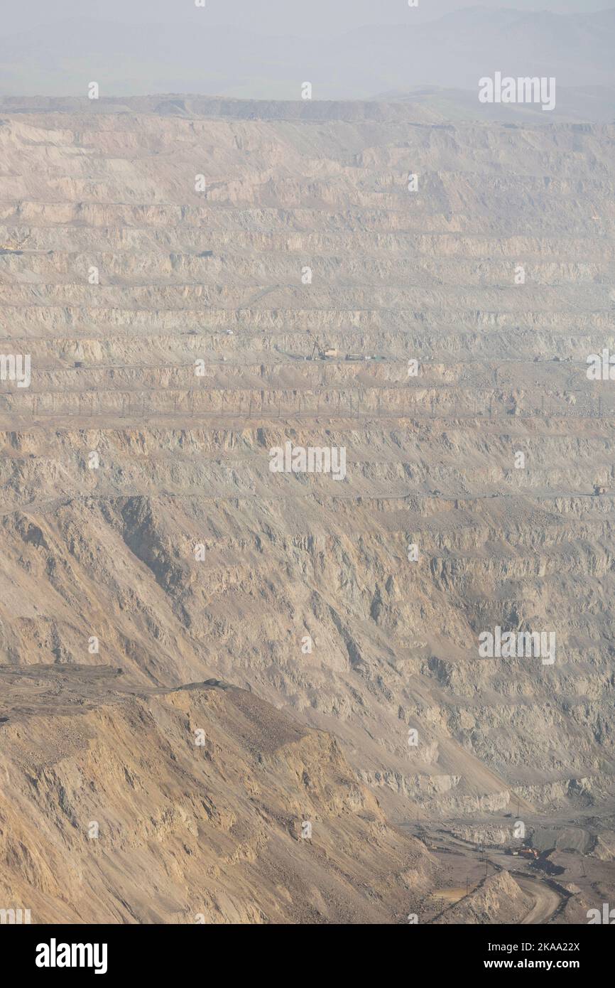 Almalyk, Usbekistan. 01st Nov, 2022. View of the Almalyk Mining Plant ...
