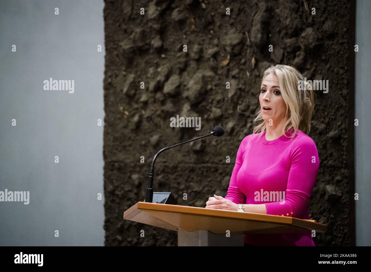 2022-11-01 22:16:22 THE HAGUE - Lilian Marijnissen (SP) during an ...