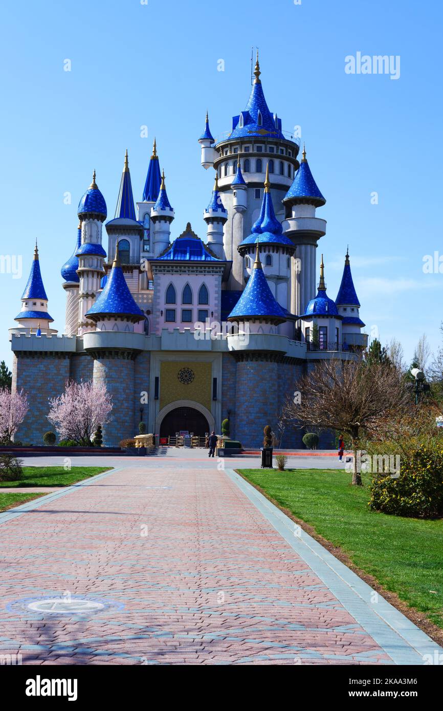 Vintage castle hi-res stock photography and images - Alamy