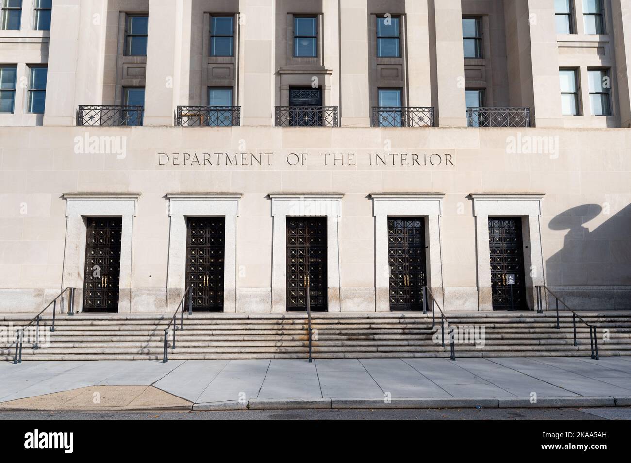 U s department of interior building hi-res stock photography and images ...