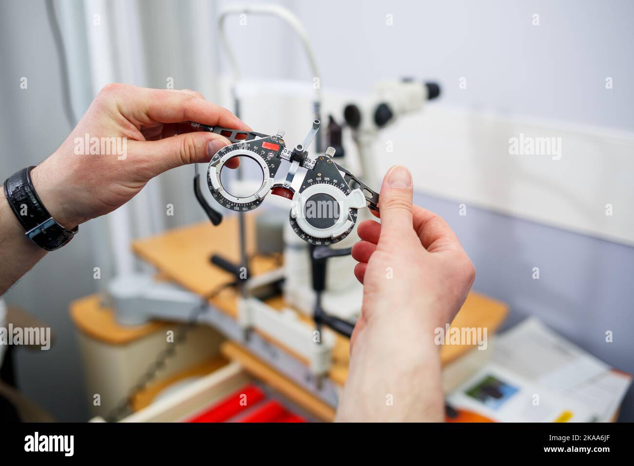 Child optometrist trial frame hi-res stock photography and images - Alamy