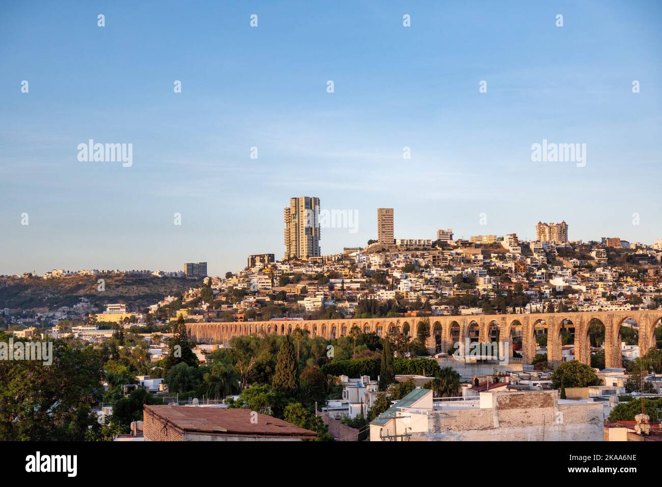 Los arcos de queretaro hi-res stock photography and images - Alamy