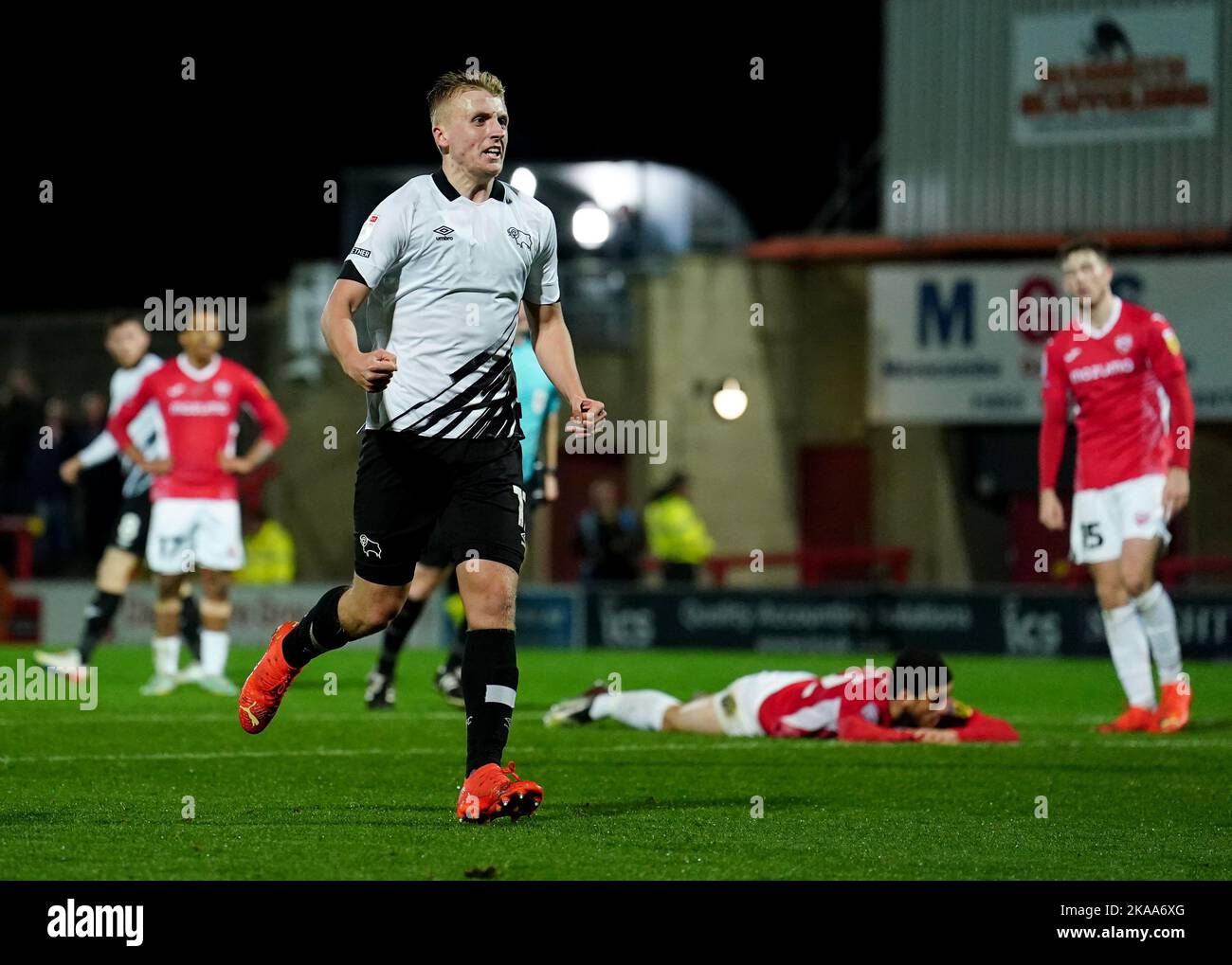 Derby countys louie sibley celebrates scoring hi-res stock photography ...