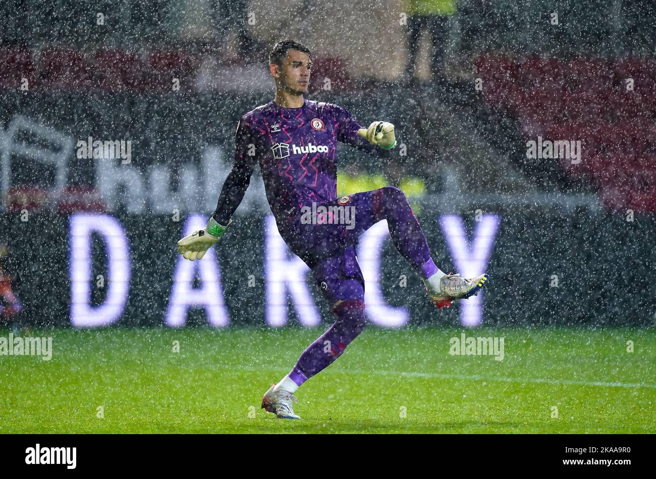Goalkeeper for bristol city date hi-res stock photography and images ...