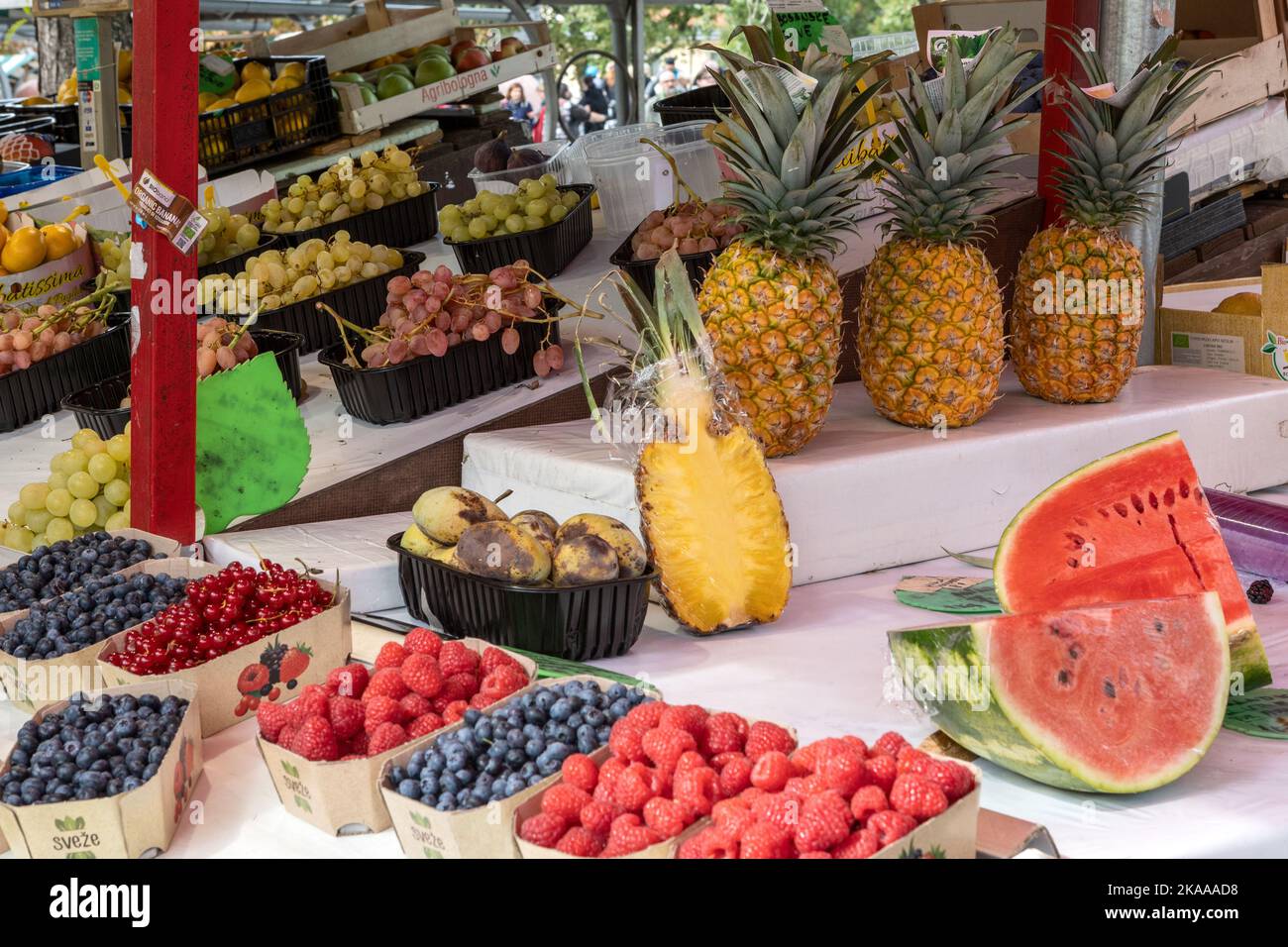 Fruit and vegetable market, Vodnik Square, Vodnikov Trg, Ljubljana ...