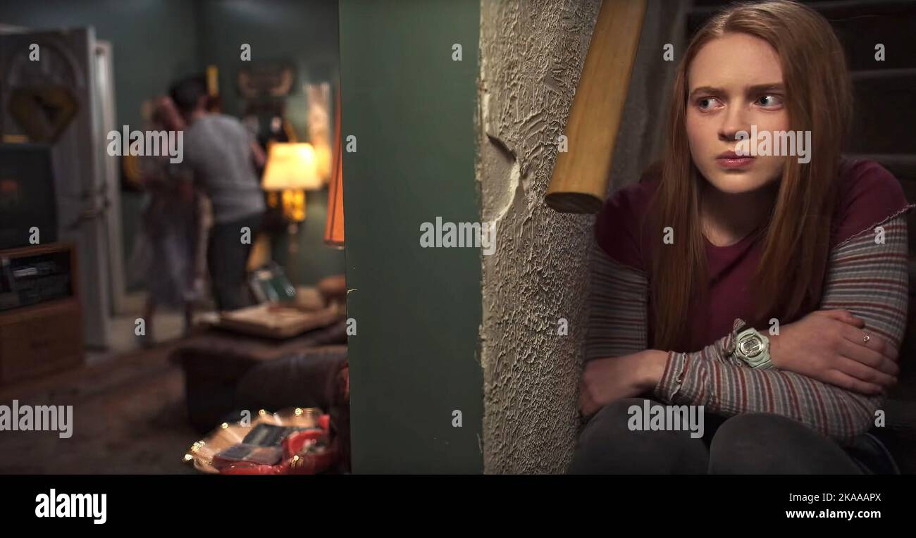 DEAR ZOE, Sadie Sink (right), 2022. © Freestyle Digital Media ...