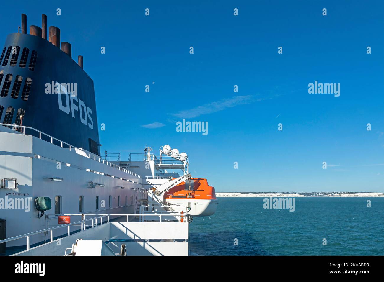 White cliffs of dover boat hi-res stock photography and images - Alamy