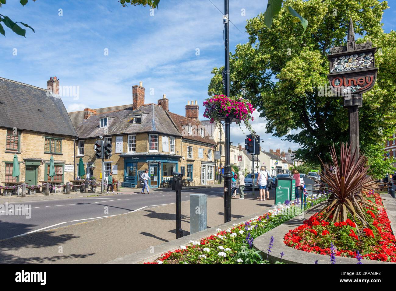 Olney high street hi-res stock photography and images - Alamy