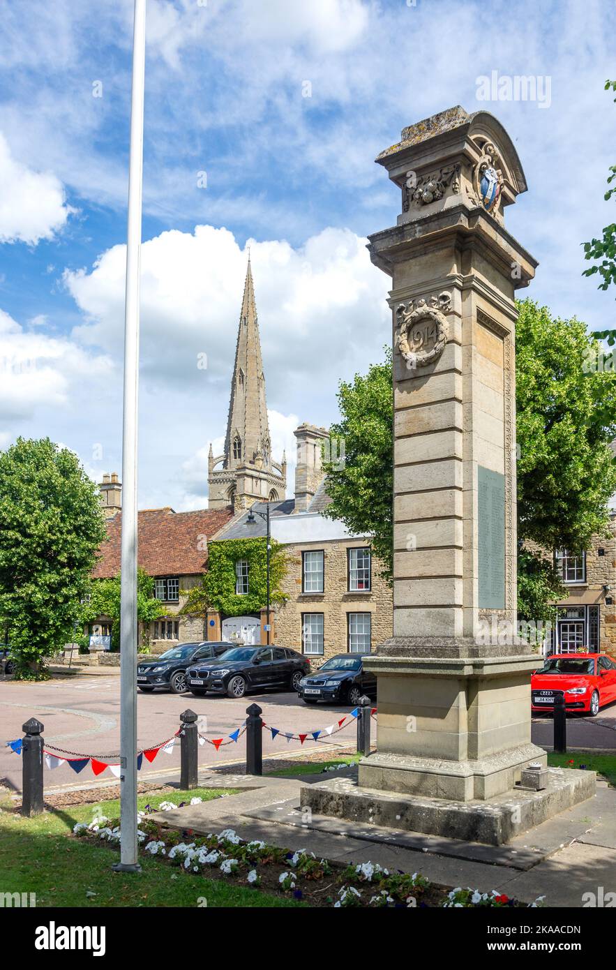 St Mary's Church and War Memorial, Market Square, Higham Ferrers ...