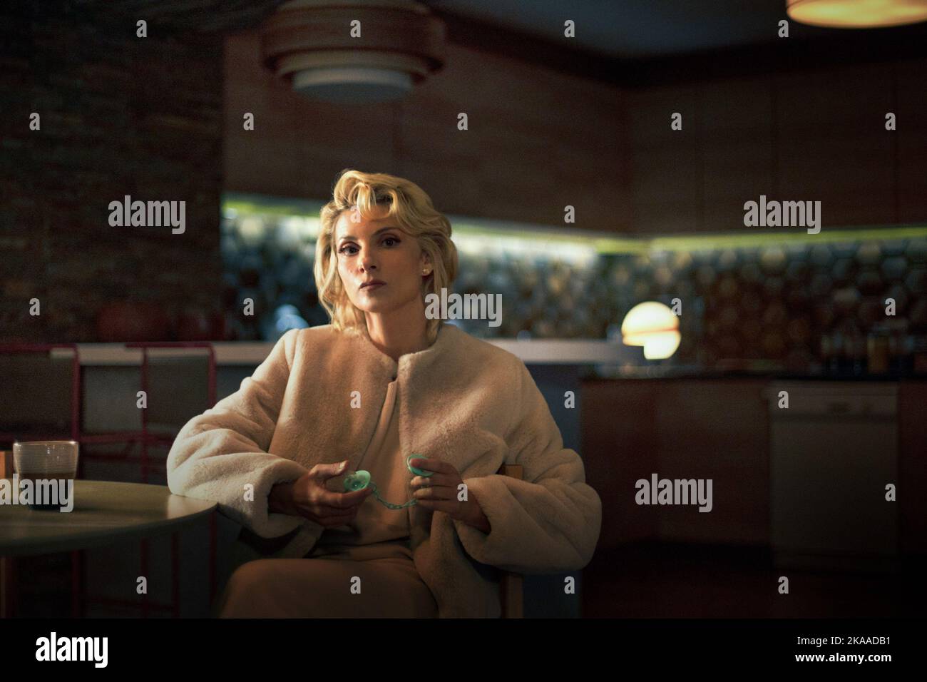 HOLY FAMILY, (aka SAGRADA FAMILIA), Najwa Nimri, (Season 1, aired Oct ...