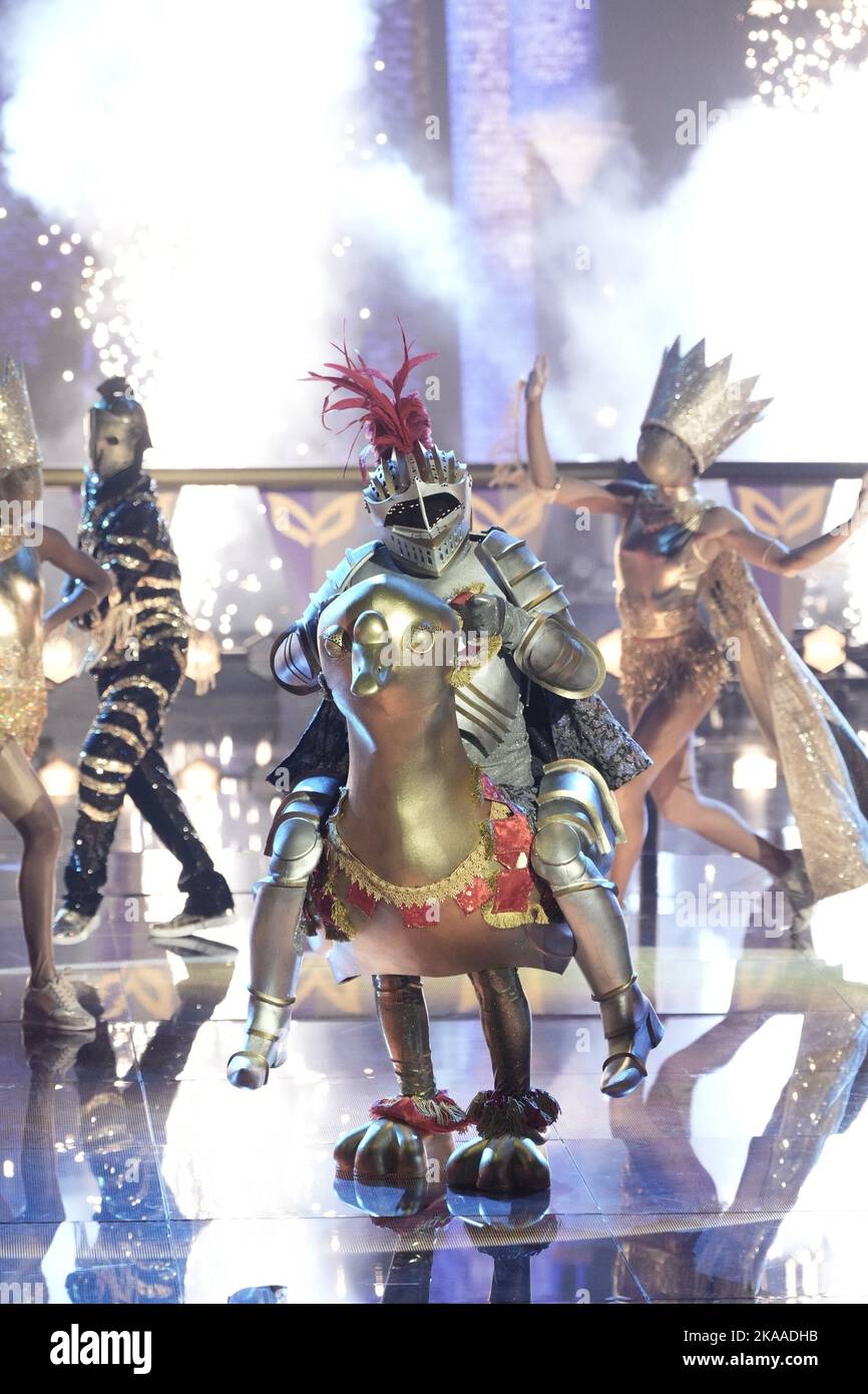 THE MASKED SINGER, Knight, A Royal Season Premiere', (Season 8, ep. 801 ...