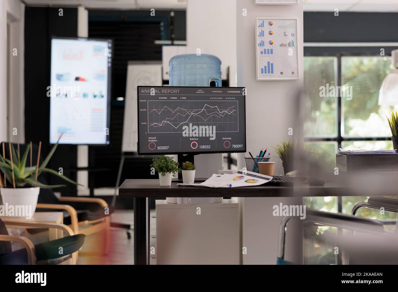 Friendly workplace hi-res stock photography and images - Alamy
