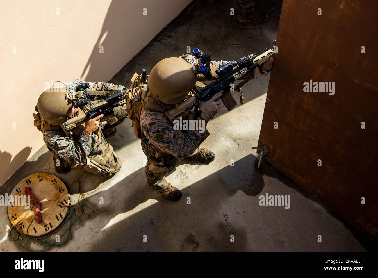 U.S. Marines with 2d Reconnaissance Battalion, 2d Marine Division ...