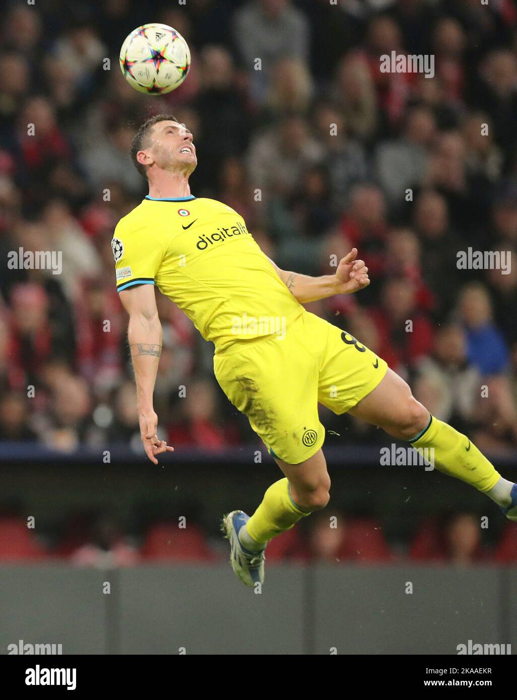 Robin gosens inter hi-res stock photography and images - Alamy