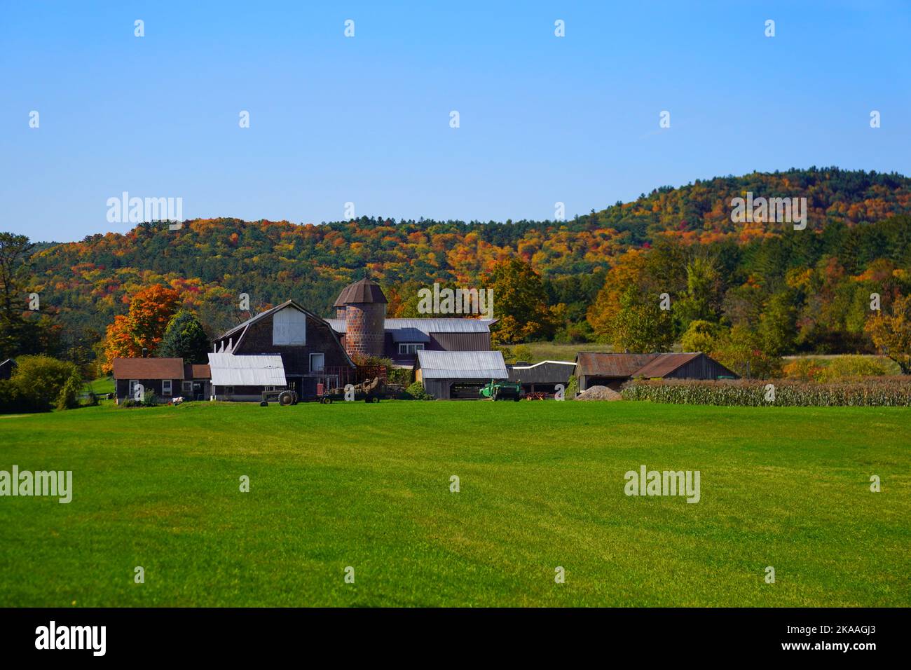 Beautiful fall farm hi-res stock photography and images - Alamy
