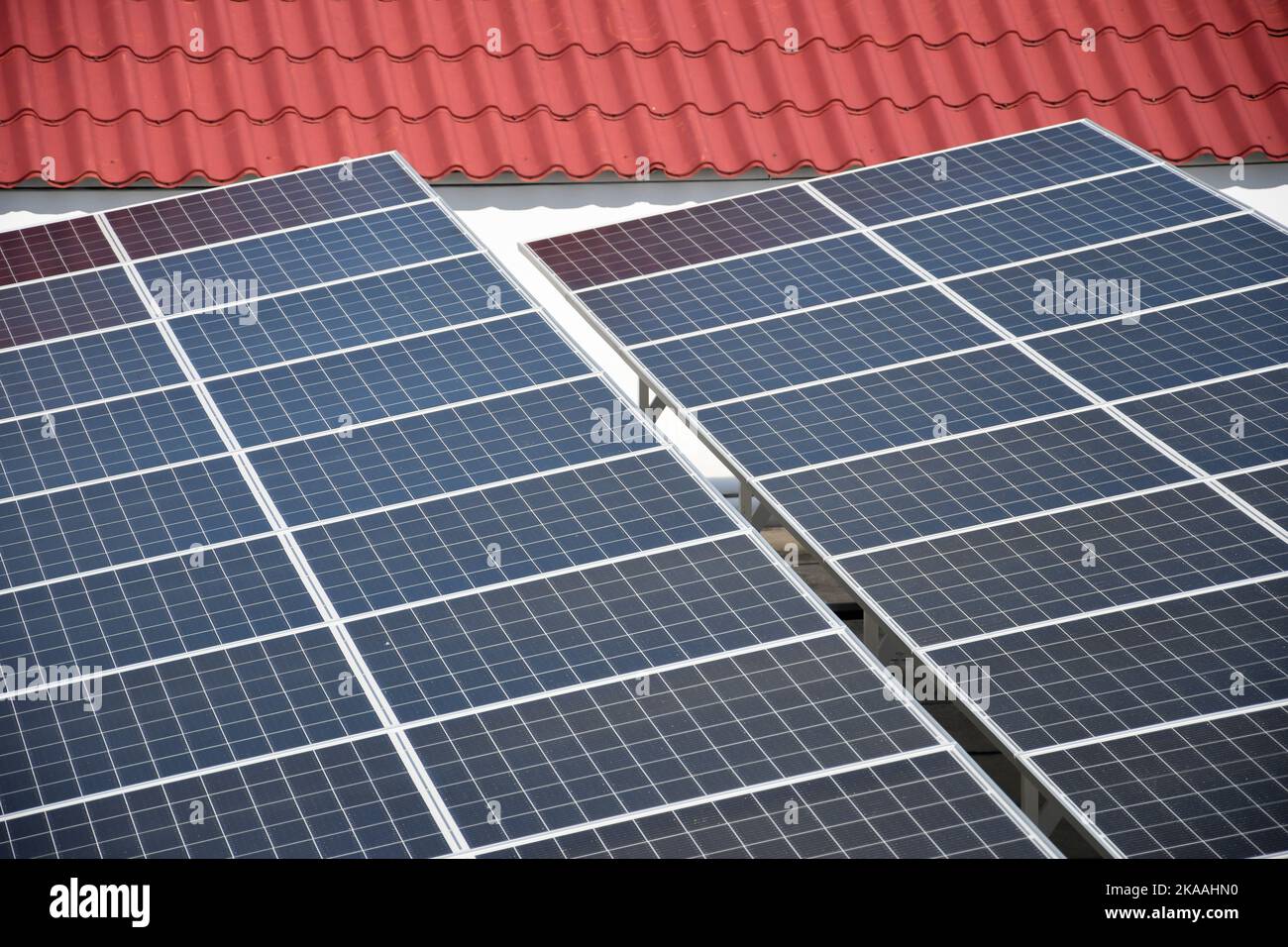 Solar panel installed on top of HDB block in Singapore to harness green ...