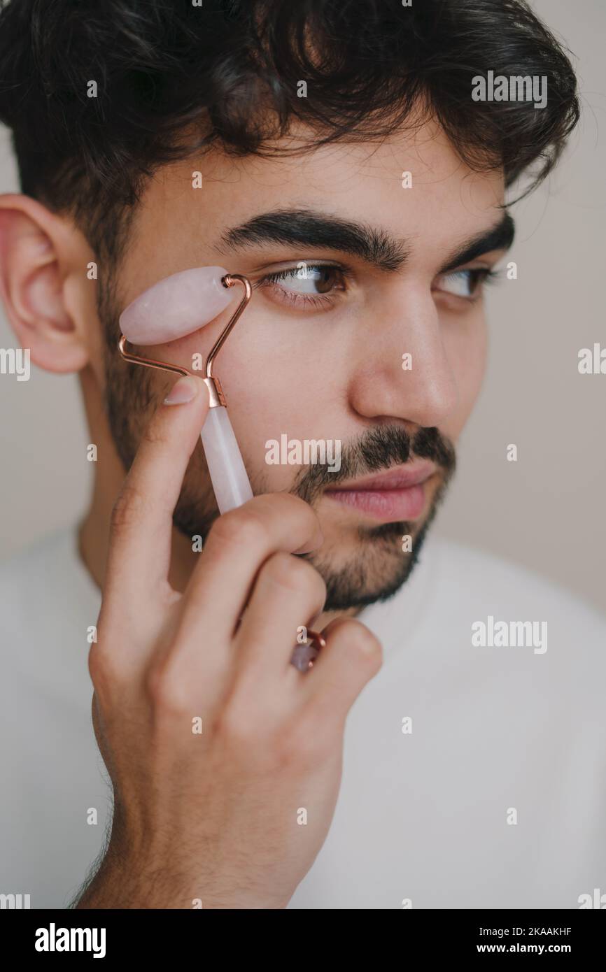 Skin face instrument hi-res stock photography and images - Alamy