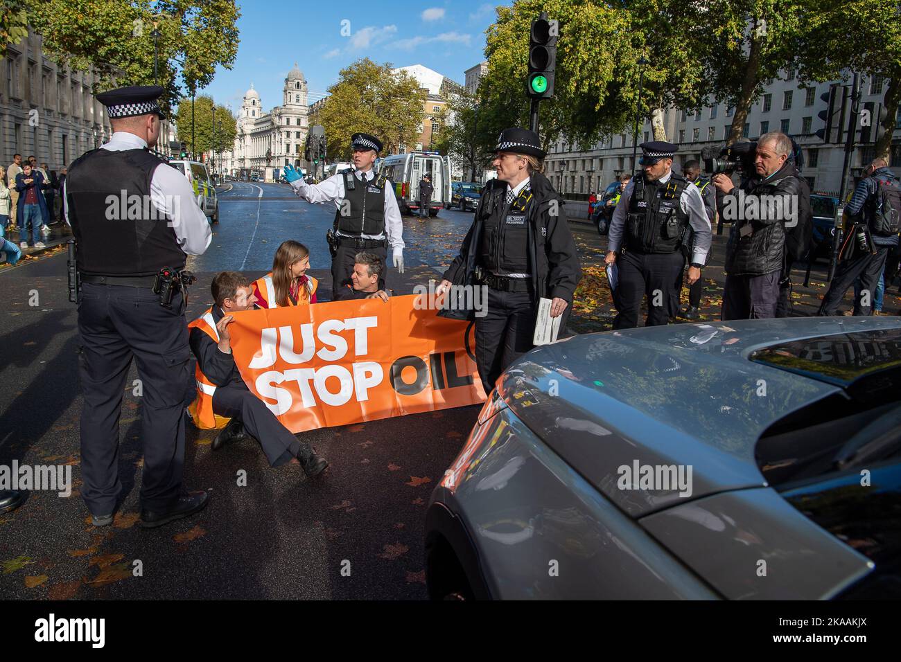 London, UK. 1st November, 2022. Just Stop Oil protesters tried to scale ...