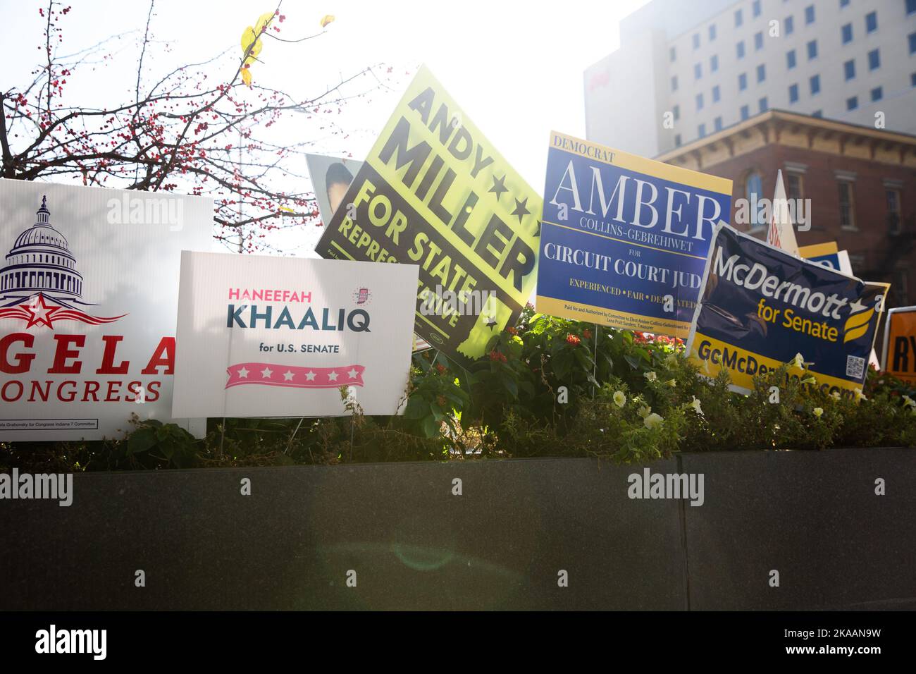 Downtown indianapolis signs hi-res stock photography and images - Alamy