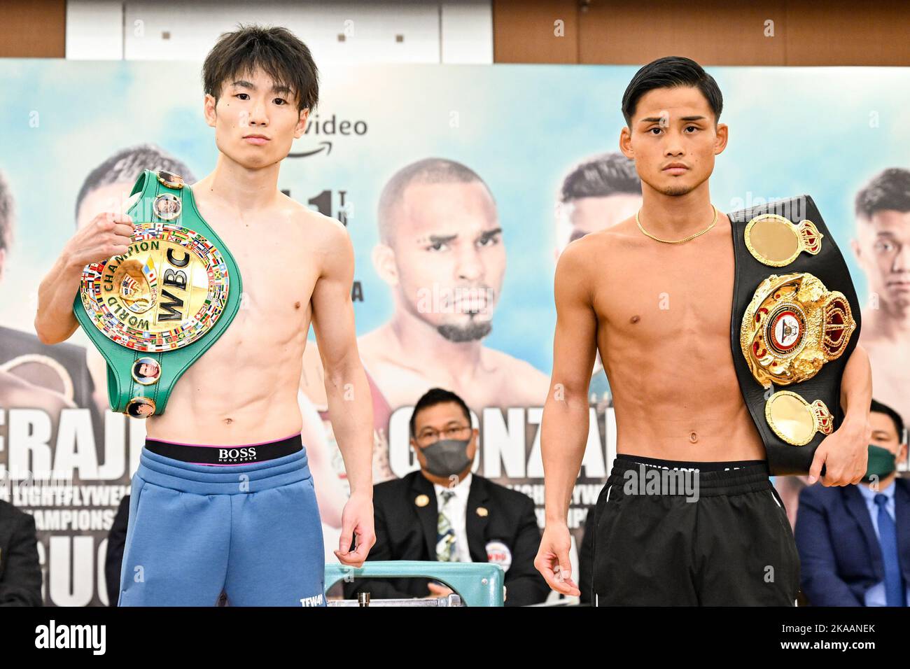 Tokyo, Japan. 30th Oct, 2022. (L-R) WBC light flyweight champion ...