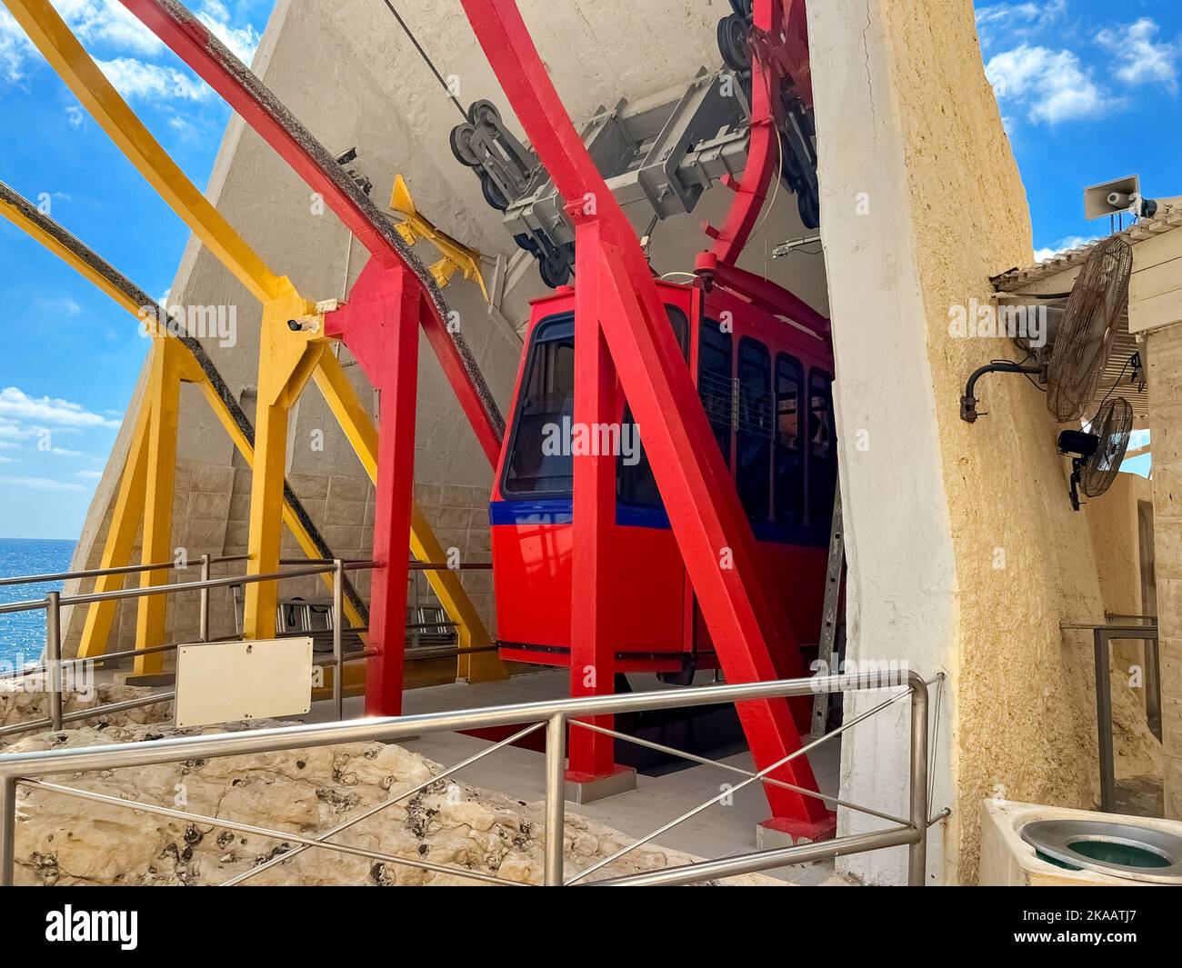 Cable car cabin parked on station Stock Photo - Alamy