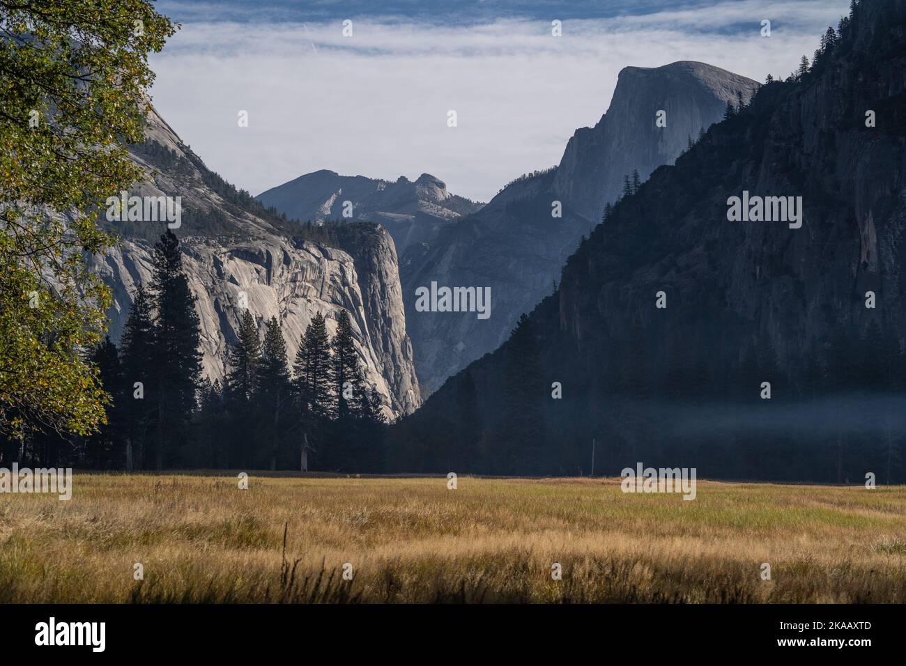 Yosemite climbing hi-res stock photography and images - Alamy