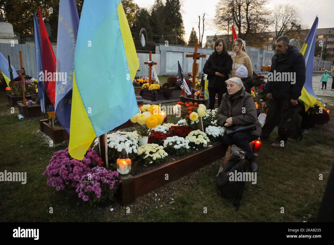 Lviv, Ukraine. 01st Nov, 2022. Ukrainians visit the graves of Ukrainian ...