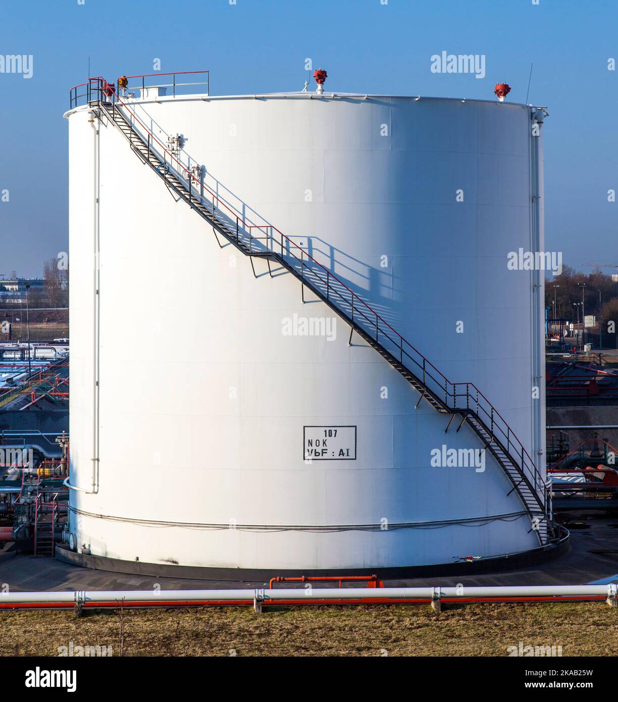 white tank in tank farm with blue sky Stock Photo - Alamy