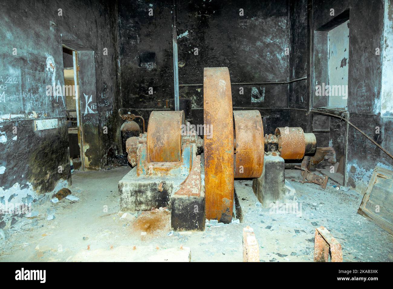 rusty machine in old rotten refinery station Stock Photo - Alamy