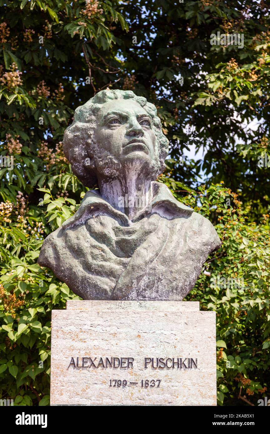 Alexander puschkin hi-res stock photography and images - Alamy