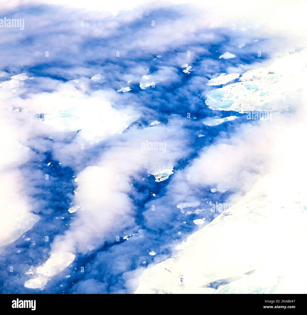 sheet of ice floating on the arctic ocean Stock Photo - Alamy