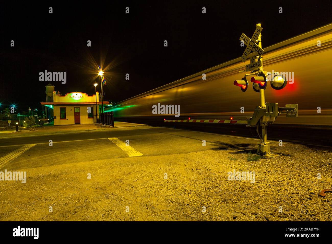 Double track railway crossing hi-res stock photography and images - Alamy