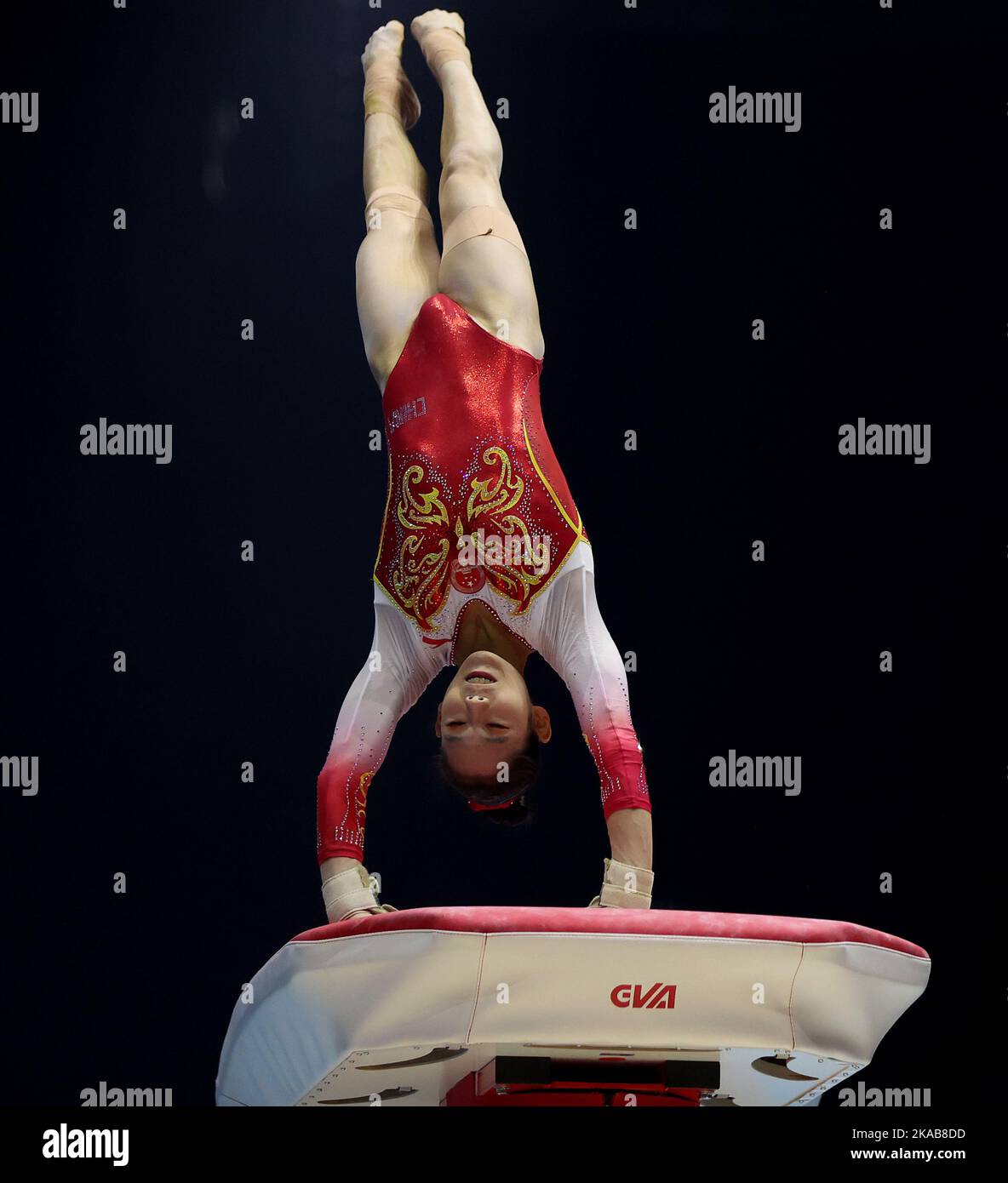 Liverpool, Britain. 1st Nov, 2022. Tang Xijing of team China competes ...