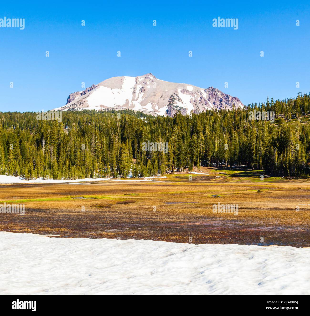 snow on Mount Lassen in the national park Stock Photo - Alamy