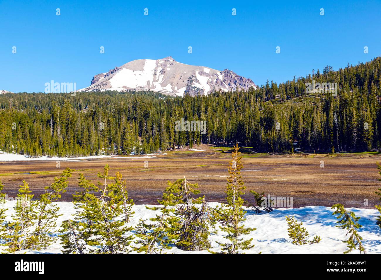 snow on Mount Lassen in the national park Stock Photo - Alamy