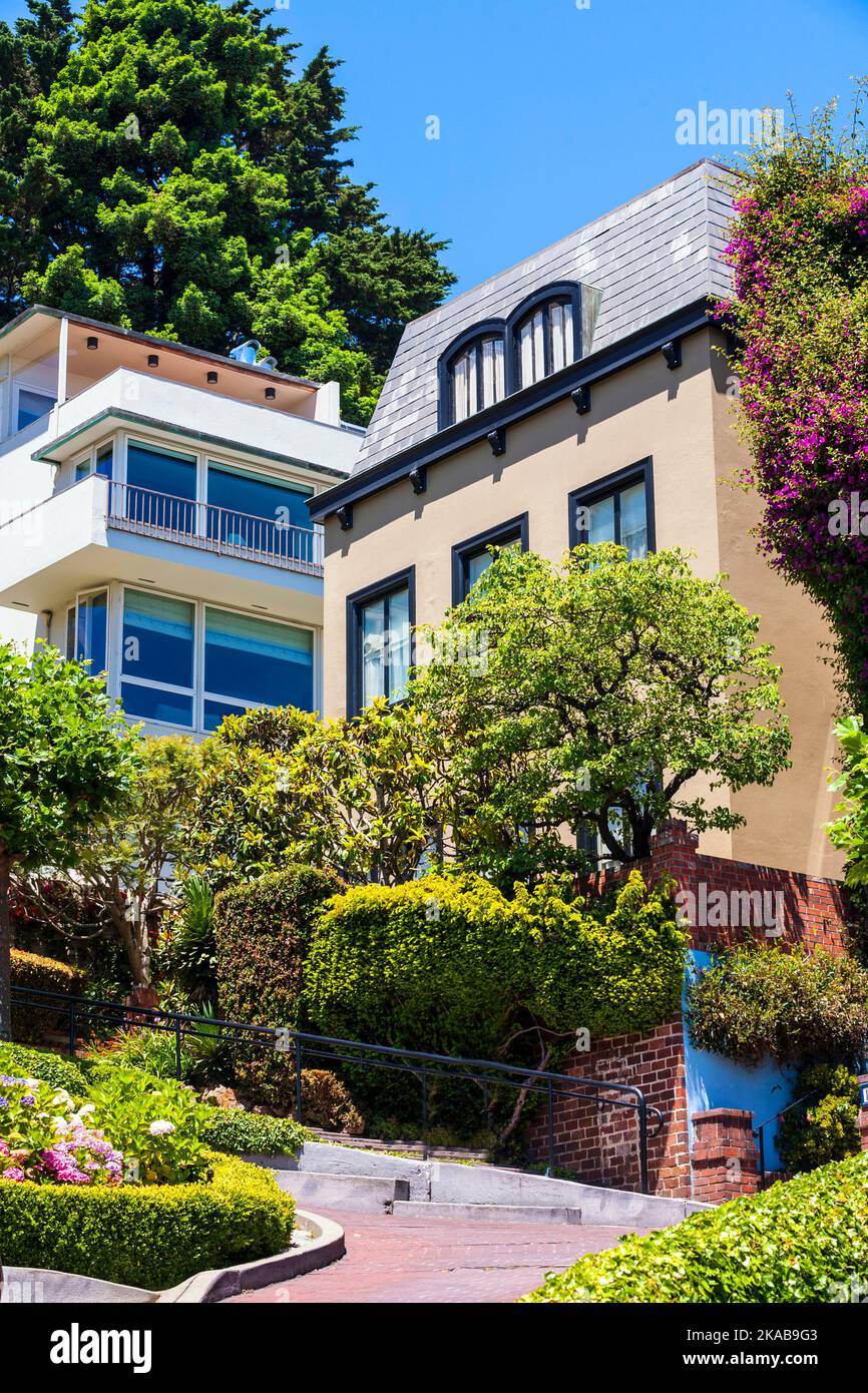 Crookedest street in the world hi-res stock photography and images - Alamy