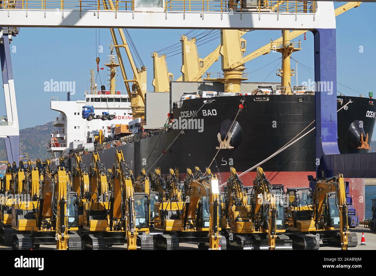 Load vehicles hi-res stock photography and images - Alamy