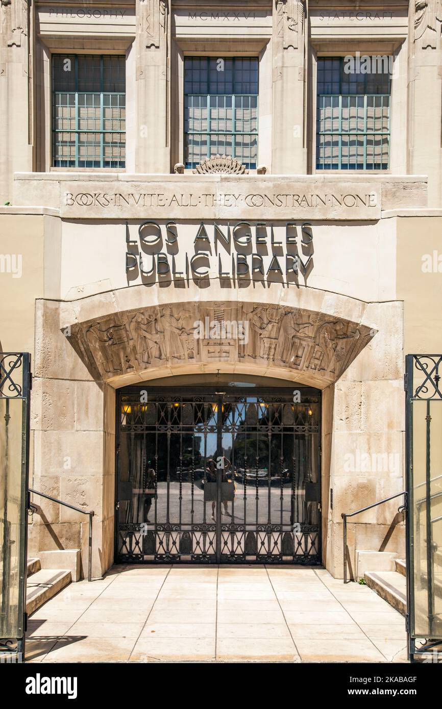 Los angeles public library skyscraper hi-res stock photography and ...