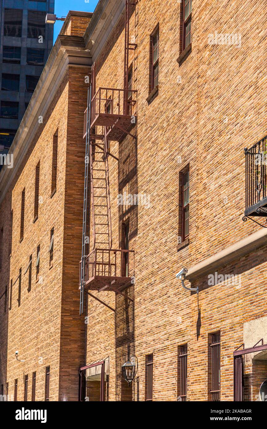 Fire ladder old brick hi-res stock photography and images - Alamy