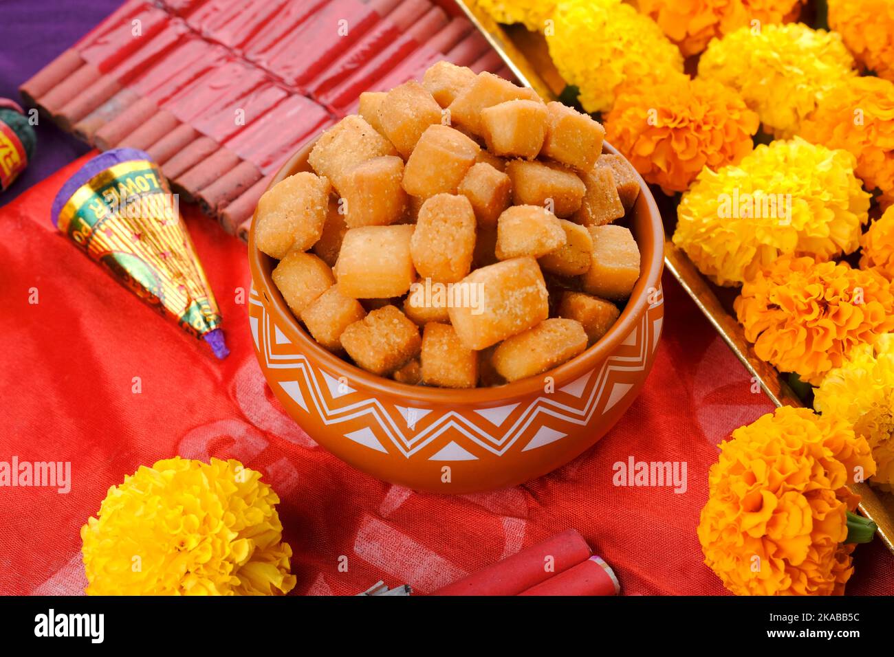 Shakkar pare / Shakkarpare / shankar pale is a sweet tea time snack ...