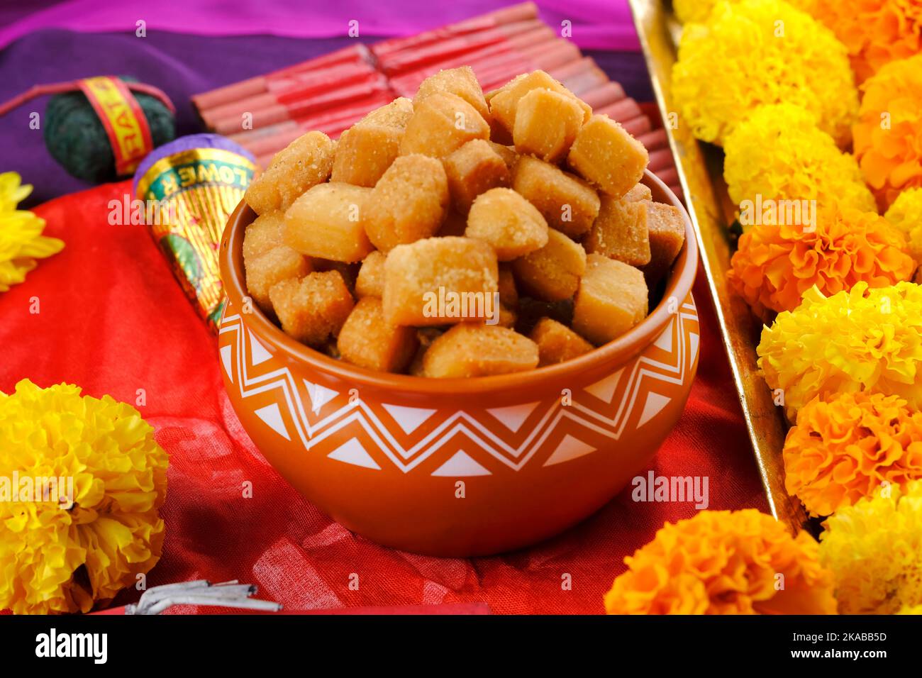 Shakkar pare / Shakkarpare / shankar pale is a sweet tea time snack ...