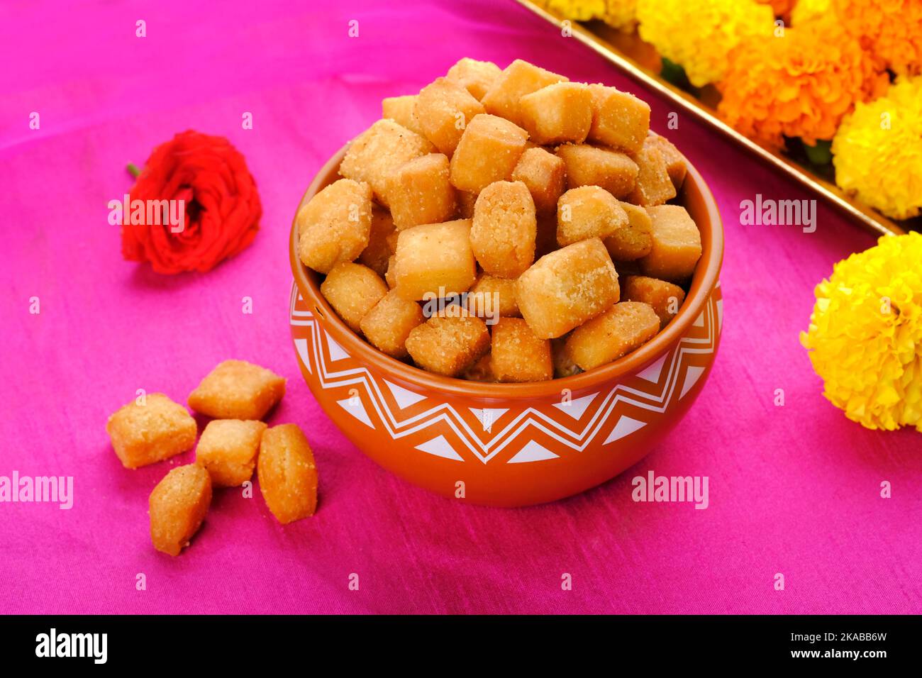 Shakkar pare / Shakkarpare / shankar pale is a sweet tea time snack ...