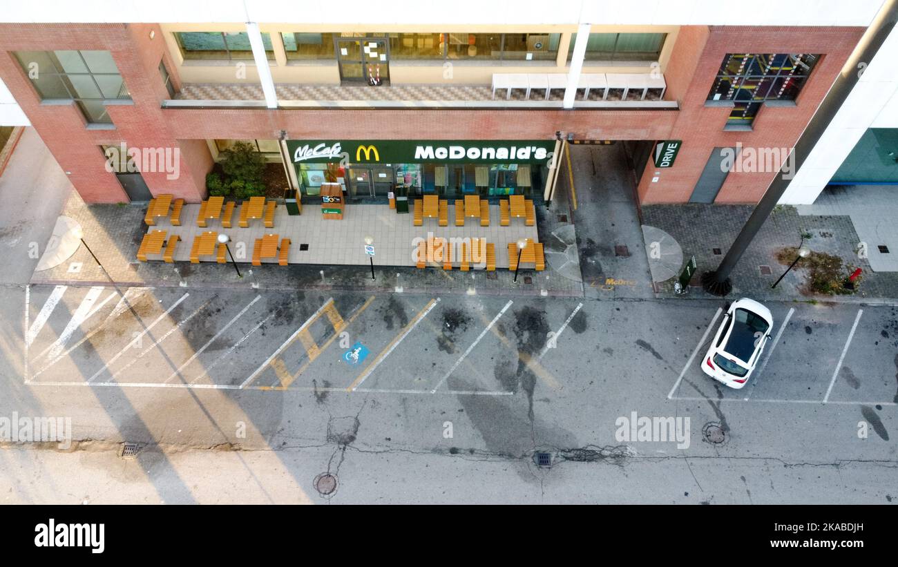 aerial view of a burger king restaurant tall roadside tall signage ...