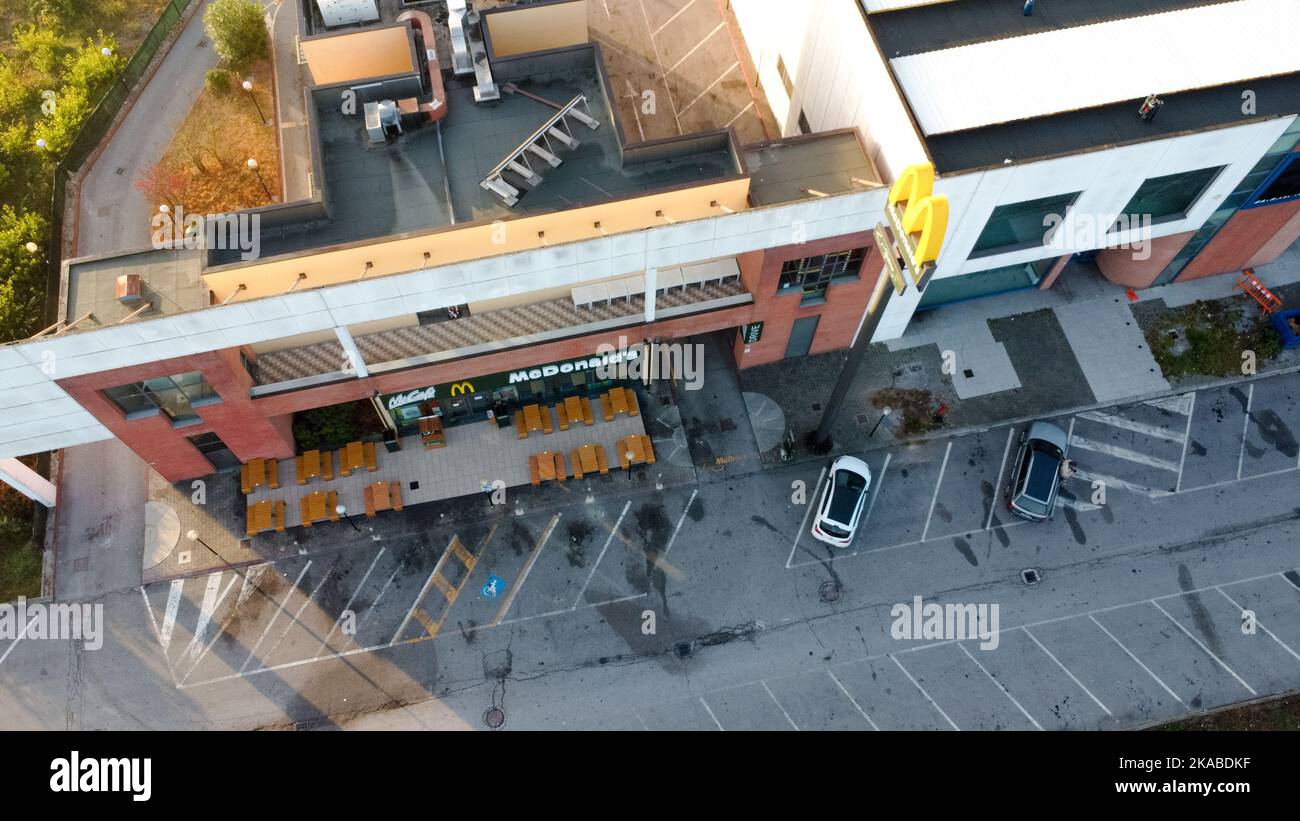 Aerial view burger king restaurant hi-res stock photography and images ...