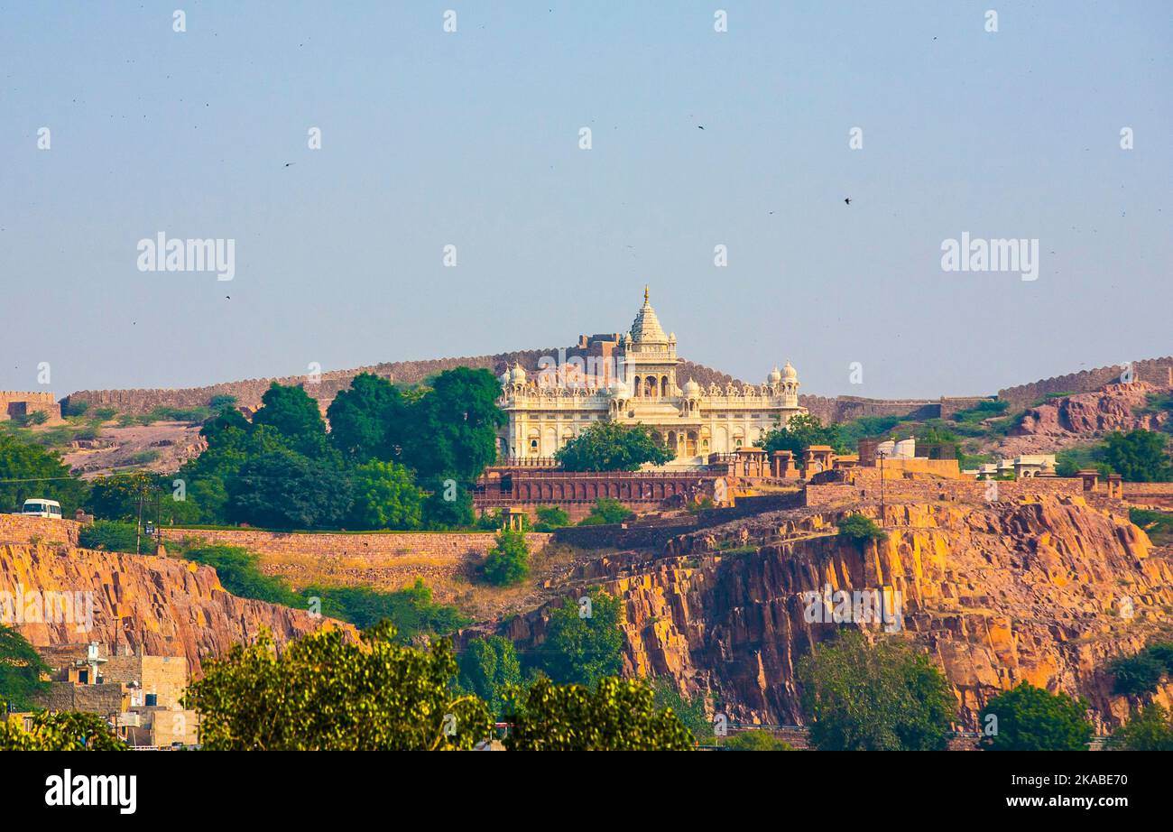 Thada temple hi-res stock photography and images - Alamy