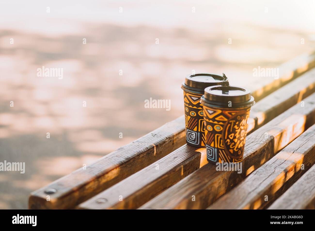 Cardboard cup coffee on bench hi-res stock photography and images - Alamy