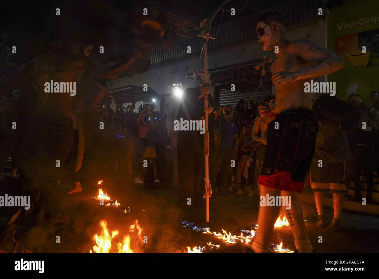 Tonacatepeque, El Salvador. 01st Nov, 2022. Revelers dressed up ...