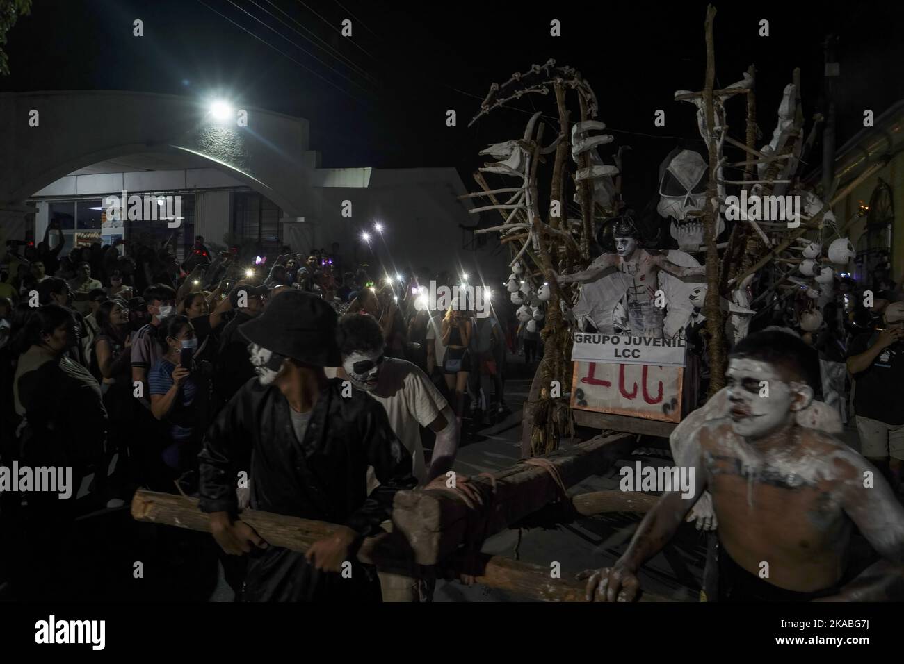 Tonacatepeque, El Salvador. 01st Nov, 2022. Revelers dressed up ...